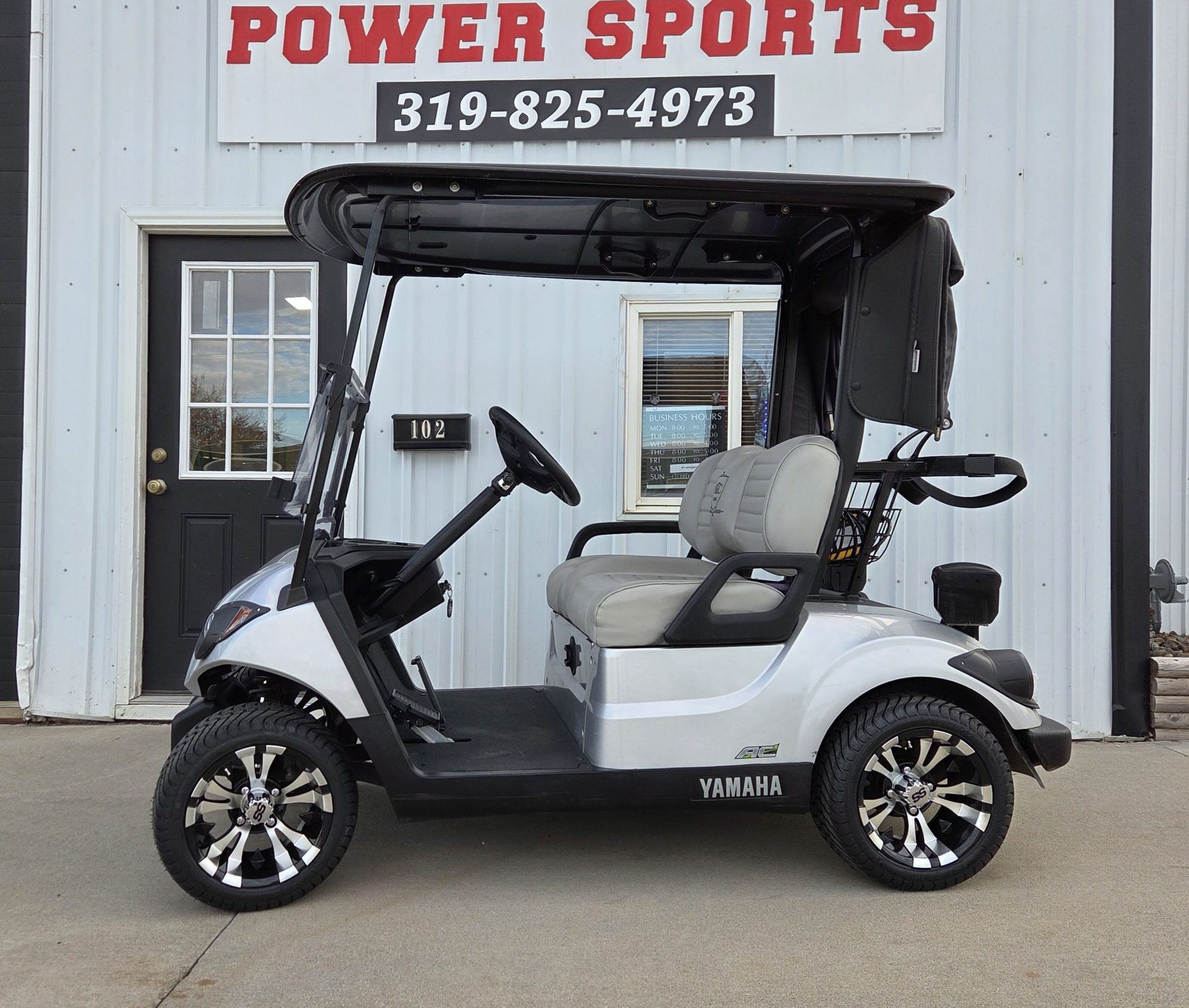 2023 Yamaha 48 Volt - Silver - Golf Set Up $5,500 - KC Power Sports